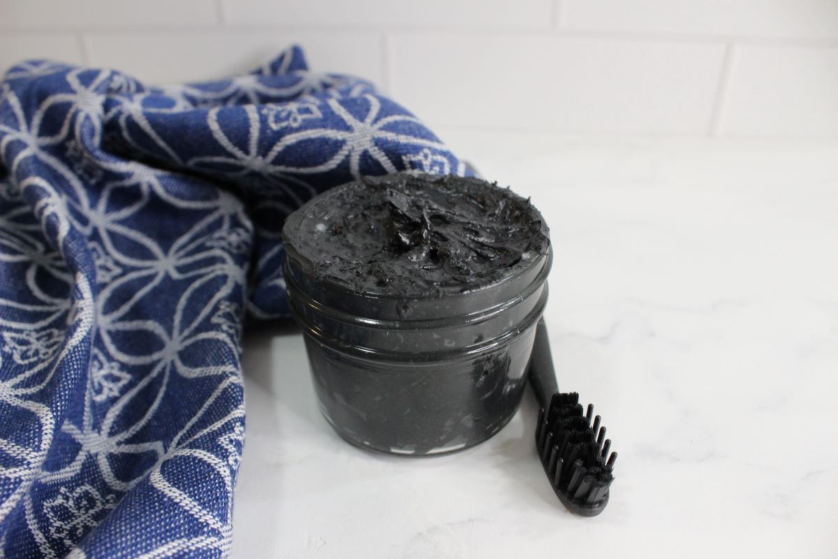 15 Clean Beauty DIYs That’ll Make You Question Every Label - The Happy ...