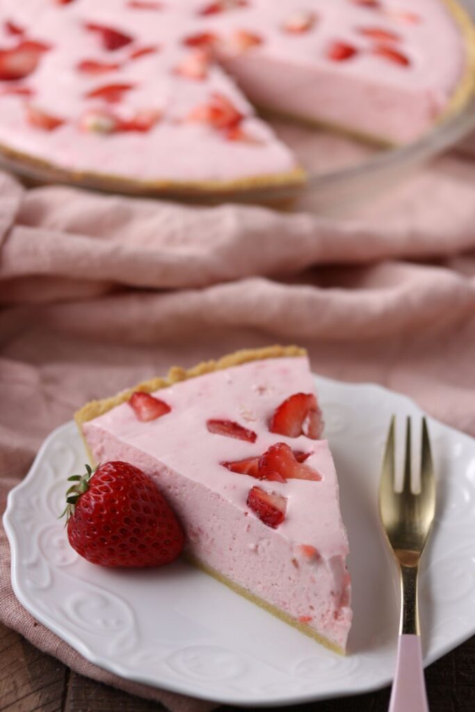 Low Carb Strawberry Mousse - The Happy Body Project